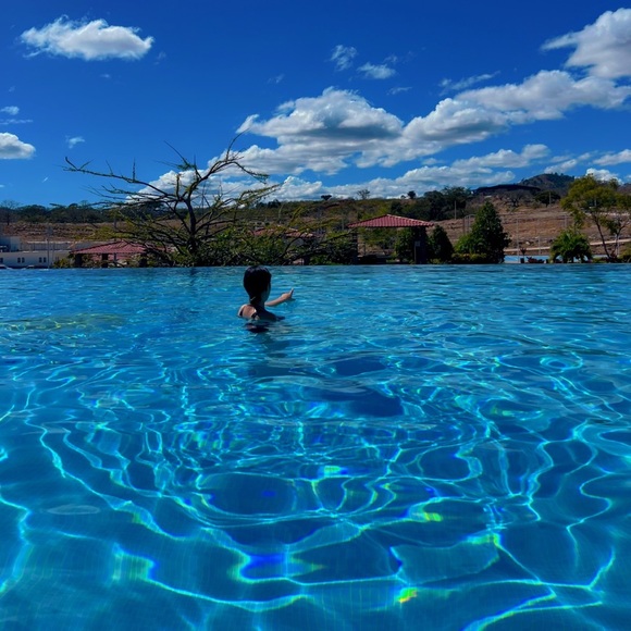 Cat's Closet (@cat_e2321) | Poshmark